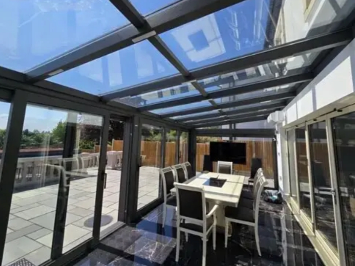 sloped-glass-roof